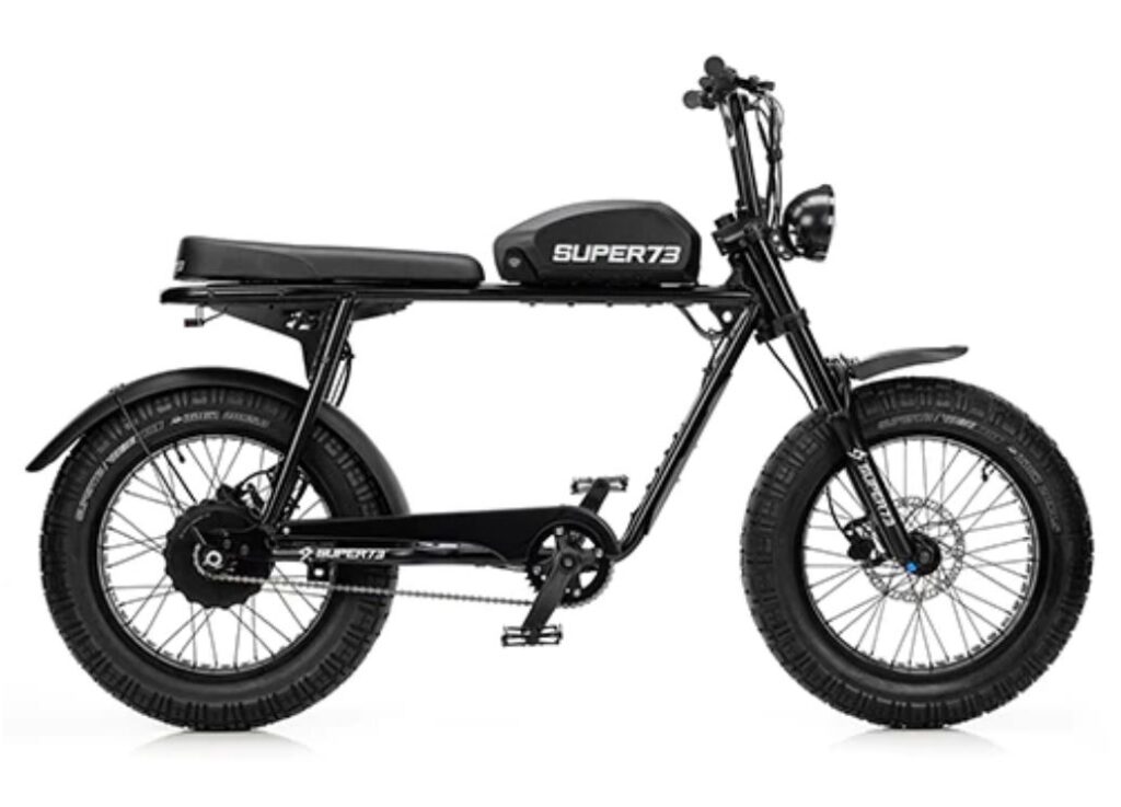 DJ cabhey（キャブヘイ）さん乗車バイクまとめ！ カスタム車から原付まで！ - Moto Connect(モトコネクト)